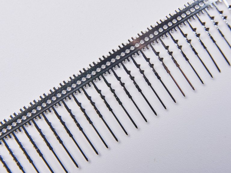 FPC/FFC/工業及家電連接器端子 - 和田精密有限公司